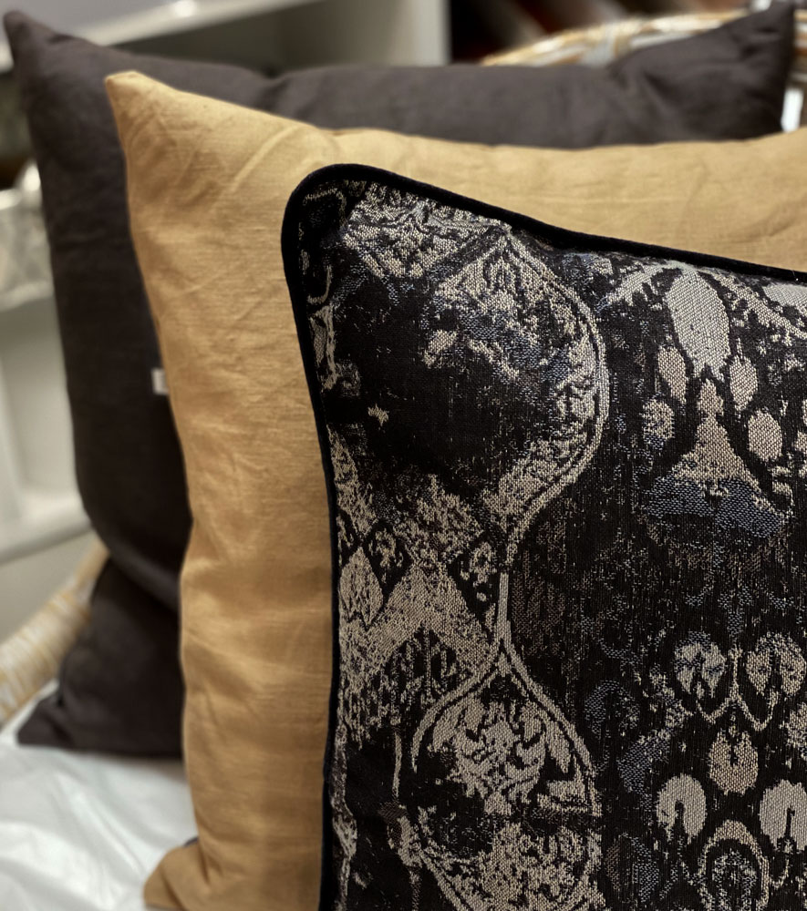 Kudde Oliver Linne Mörk Brun- 50x50 cm inkl. innerkudde fjädrar